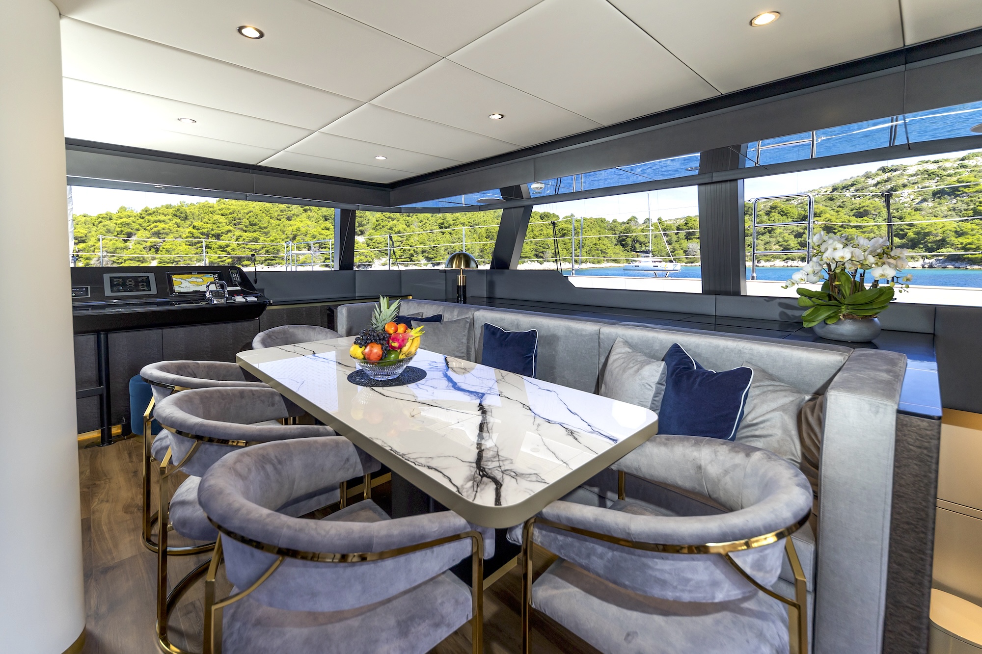 MR SI Yacht Charter Details, Sunreef | CHARTERWORLD Luxury Superyachts